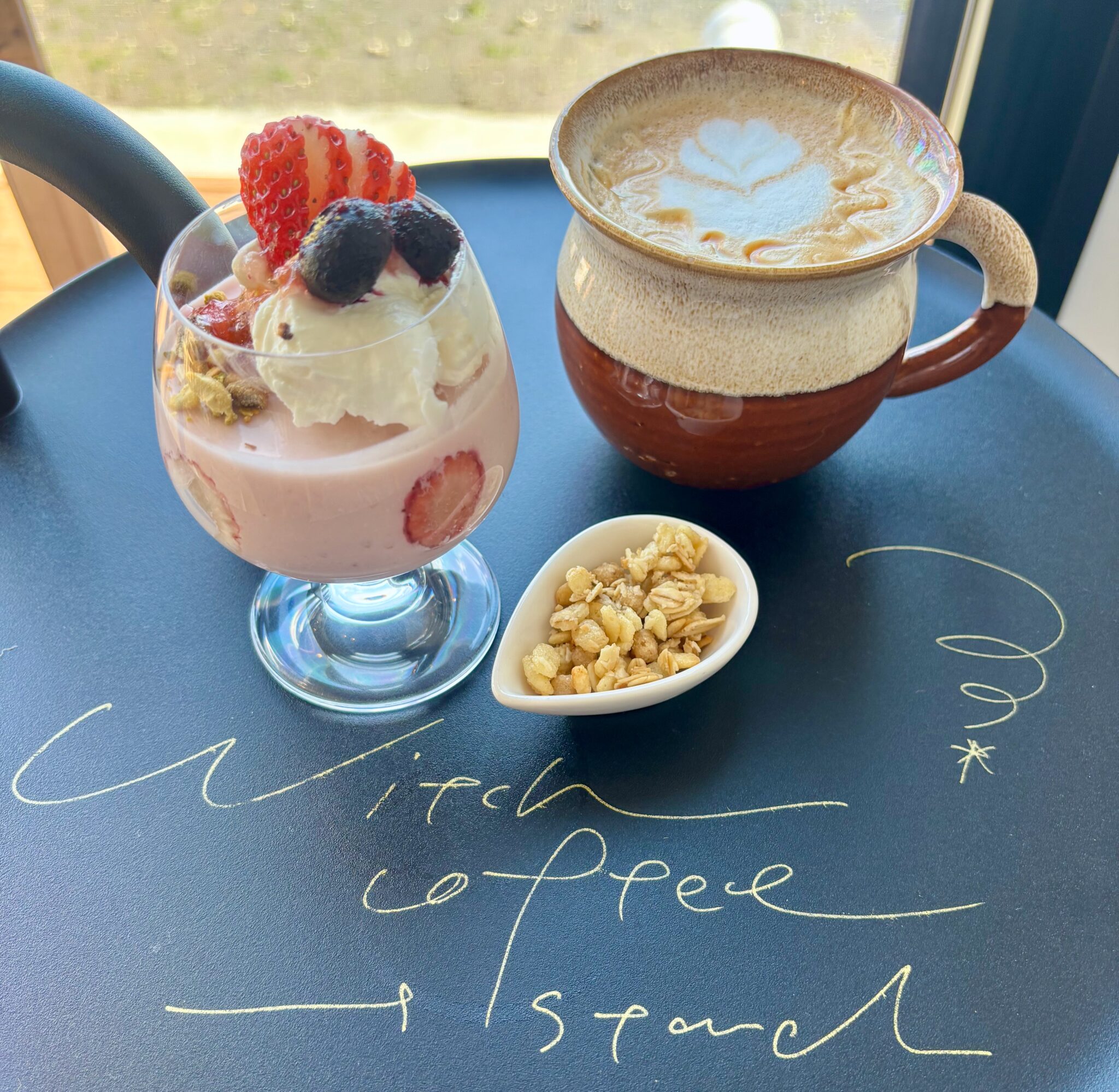 witch coffee mare（ウイッチ コーヒー マーレ）｜ 全席オーシャンビュー！スペシャルティコーヒーで癒やされる海辺のカフェ ...